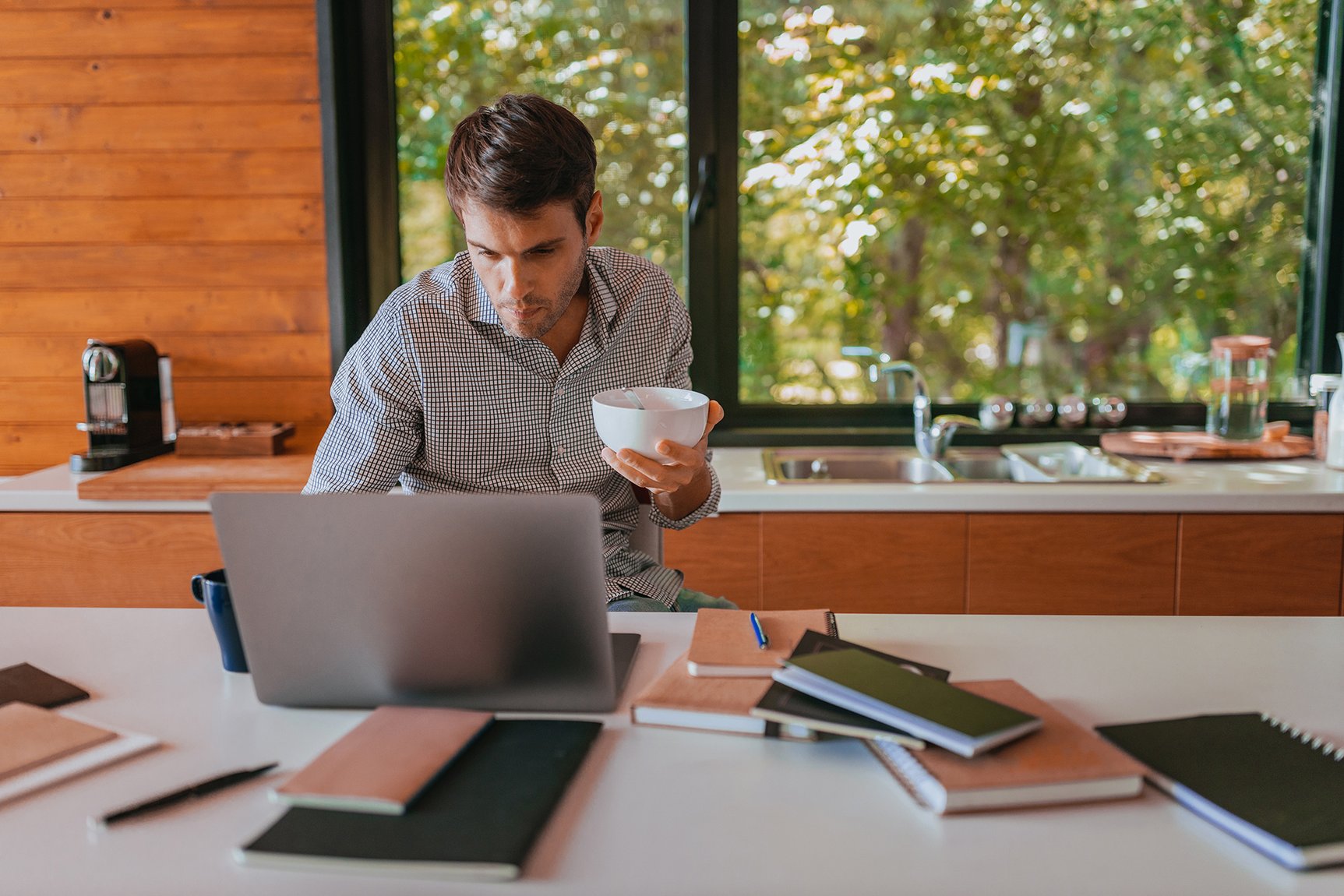 Hur man bygger en stark företagskultur med medarbetare på distans